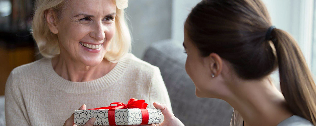 Retirement Gift Ideas for Women | Star Capital